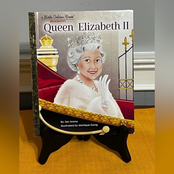Golden Book | Other | Nwtgolden Book Queen Elizabeth Ii Biography ...